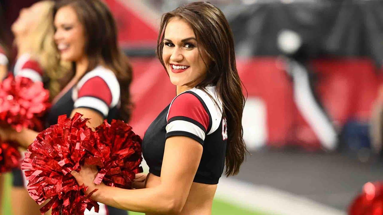 Cheerleader Of The Week - Nikki