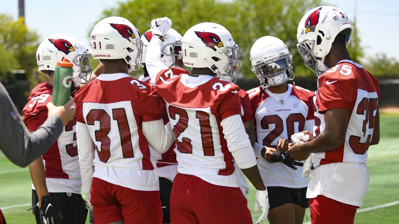 Cardinals trying to cope with death of teammate Jeff Gladney while ...