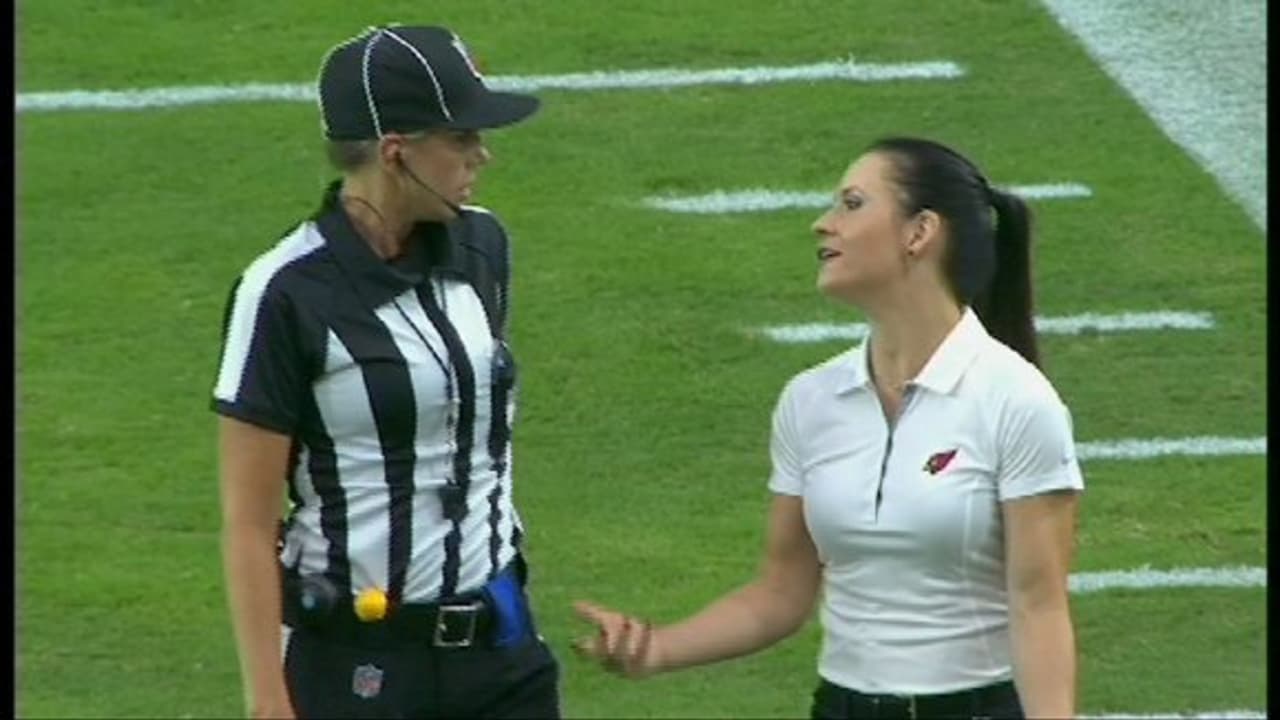 Coach Jen Welter and official Sarah Thomas chat
