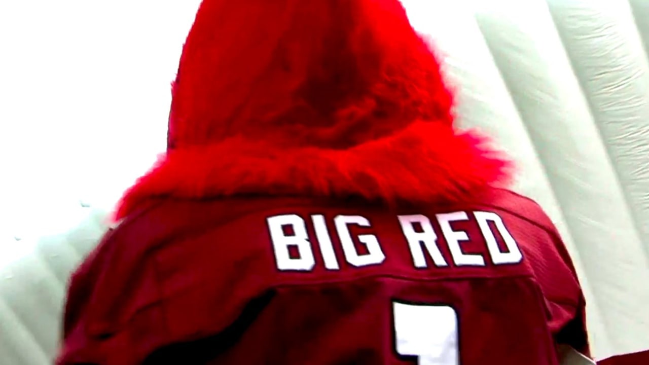 Big Red Runs the 40-yd Dash