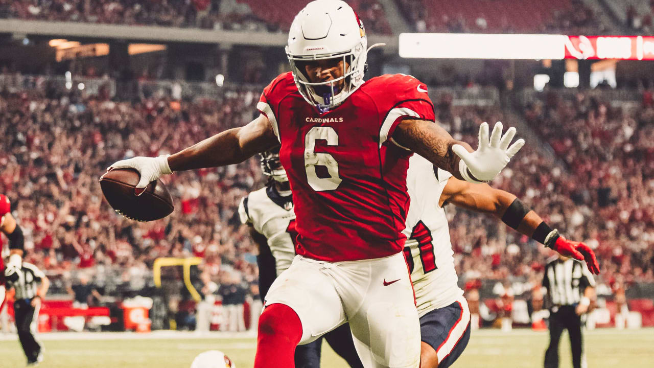 Conner Shows Off Shiftiness En Route To The End Zone