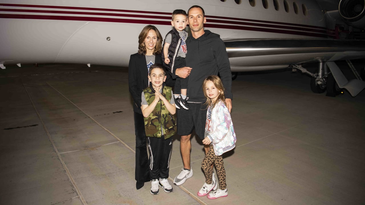 PHOTOS: Gannon Family Arrives In Arizona