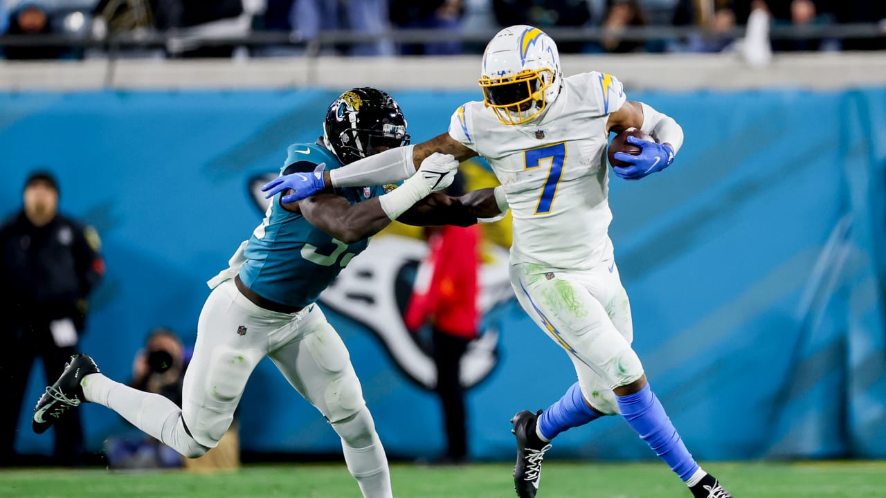 Game Highlights: Gerald Everett Slashes Through Jaguars Defense for 25 ...