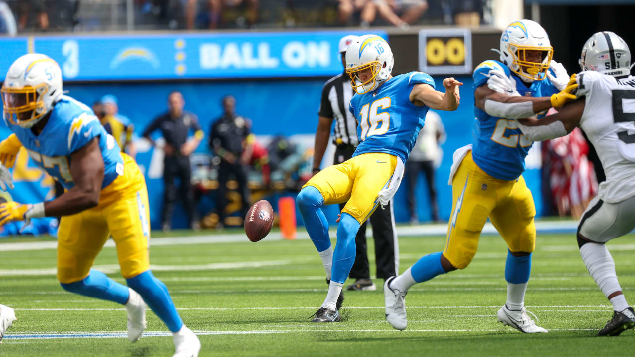 Highlights: JK Scott's 49-Yard Punt Pins Raiders on Own 2-Yard Line