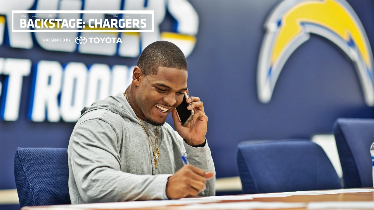 Denzel Perryman Re-Signs with the Chargers