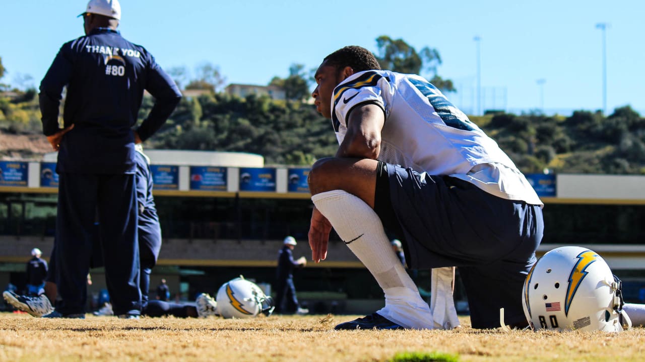 PHOTOS: Bolts Pay Tribute to Floyd