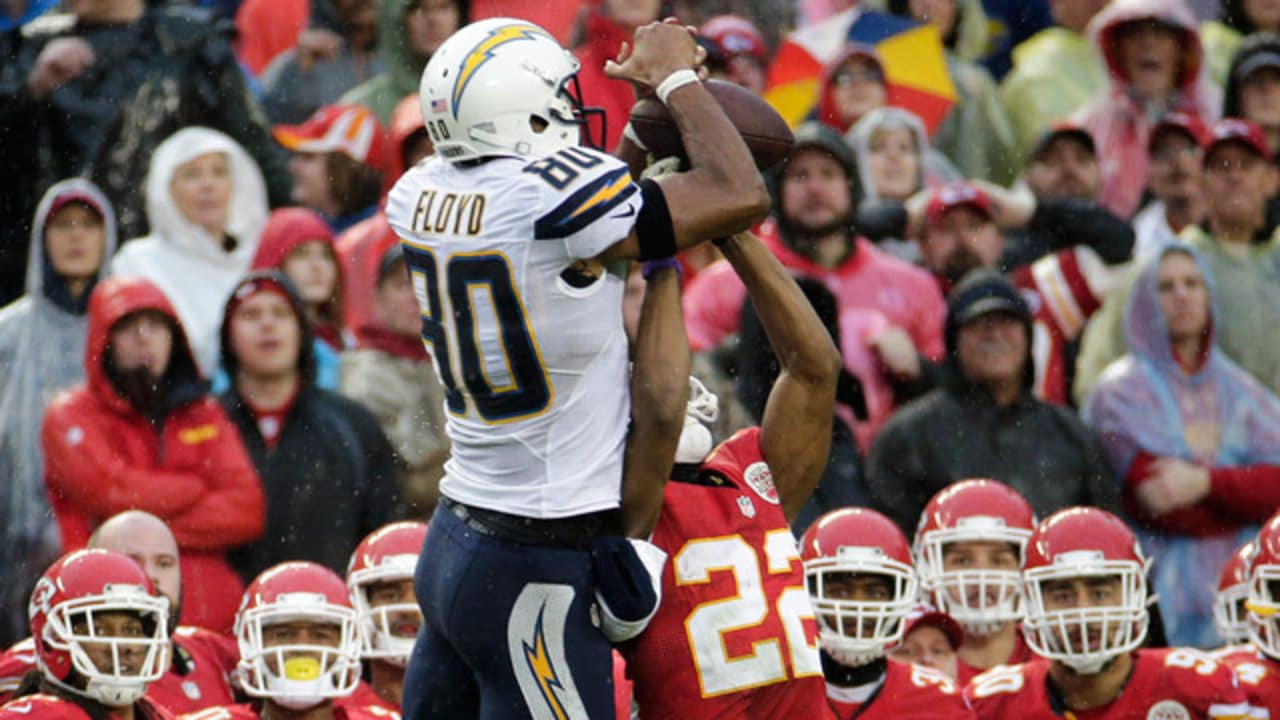 Malcom Floyd Goes Up for a 41-Yard Catch