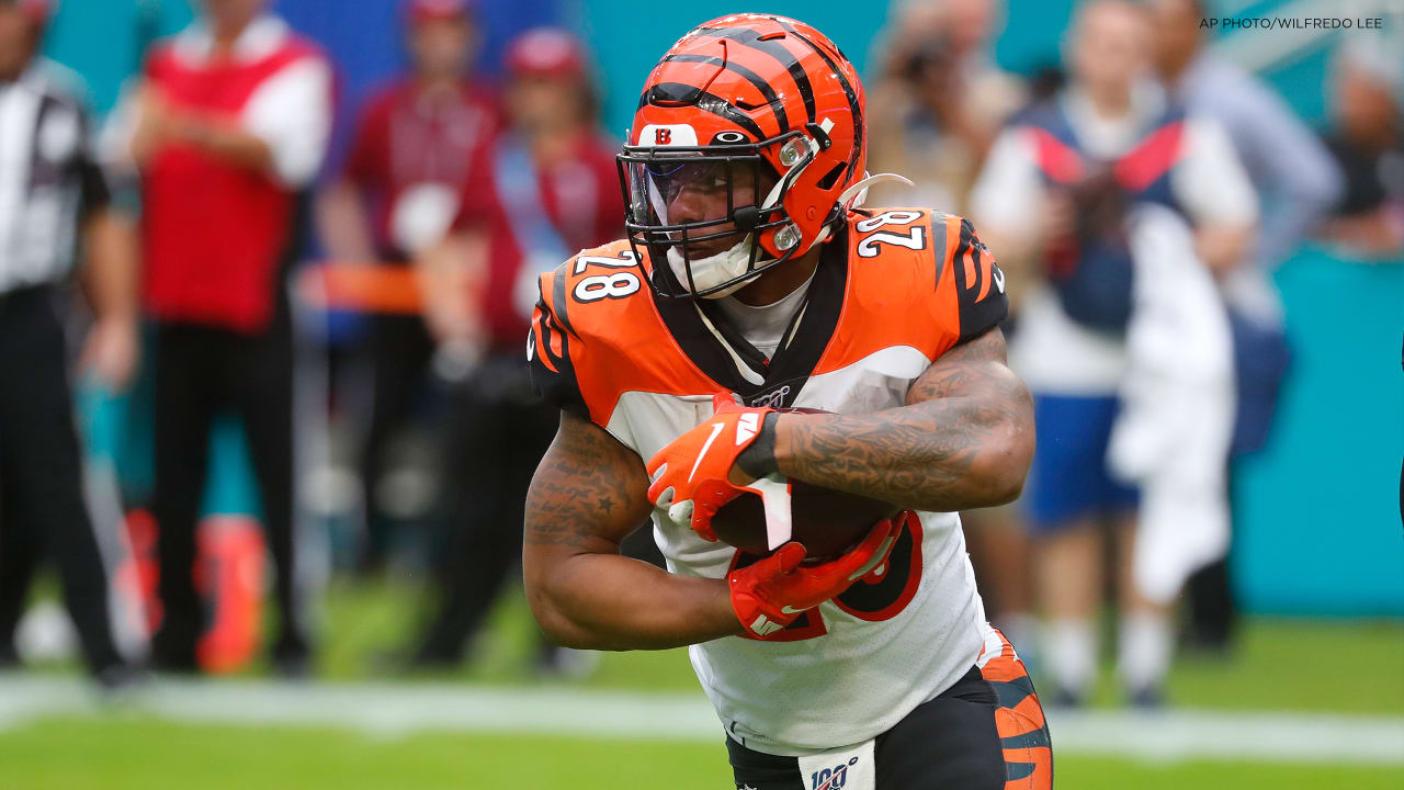 The voice of the Los Angeles Chargers Matt "Money" Smith previews Week ...