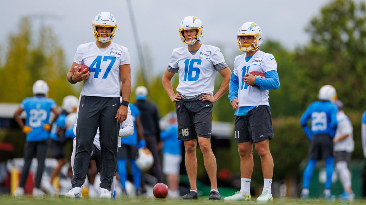 3 Observations: Hopkins, Dicker Both Perfect as Kicker Battle Continues 3 Observations: Hopkins, Dicker Both Perfect as Kicker Battle Continues