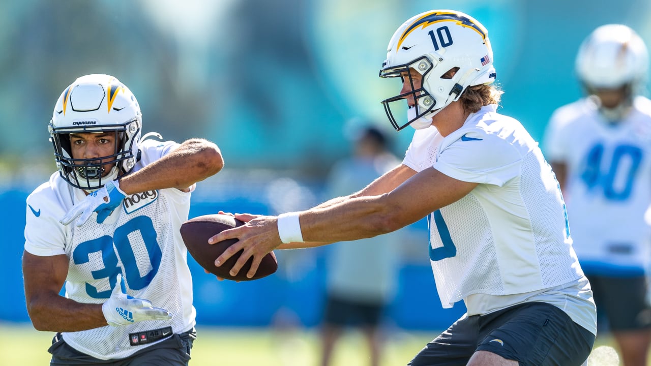 Photos: Chargers Continue Week 8 Prep