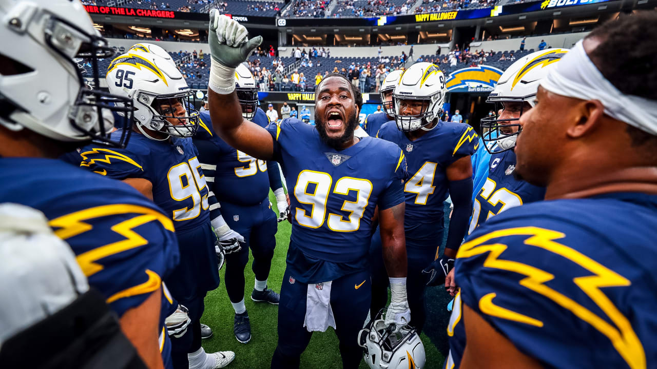 Photos: Patriots vs. Chargers Pregame