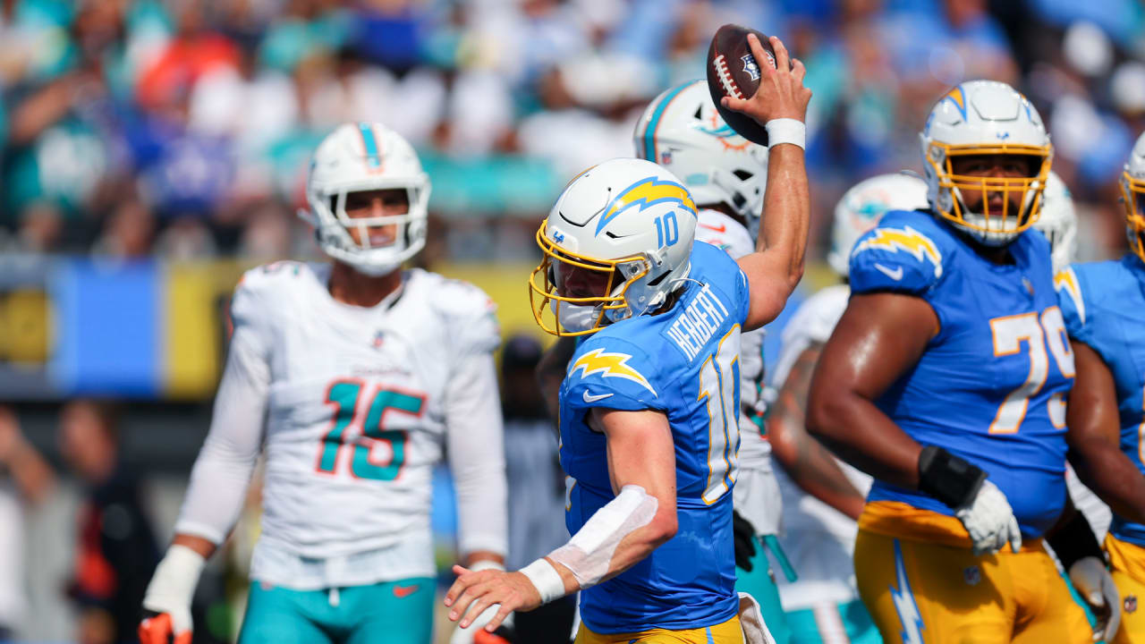 Justin Herbert Finishes Chargers' Long Drive With QB Sneak TD