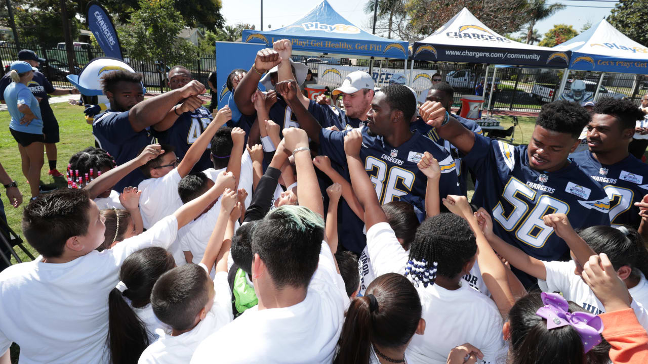 Rookies Participate in Junior Chargers Training Camp