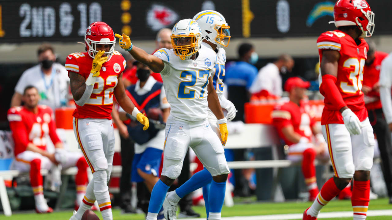 QB Justin Herbert to RB Joshua Kelley