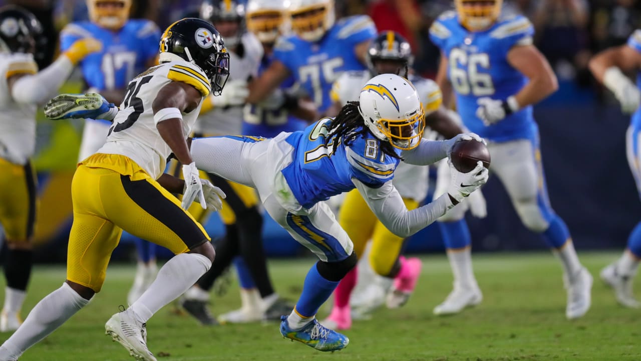 Mike Williams Lays Out for Impressive Third-Down Catch