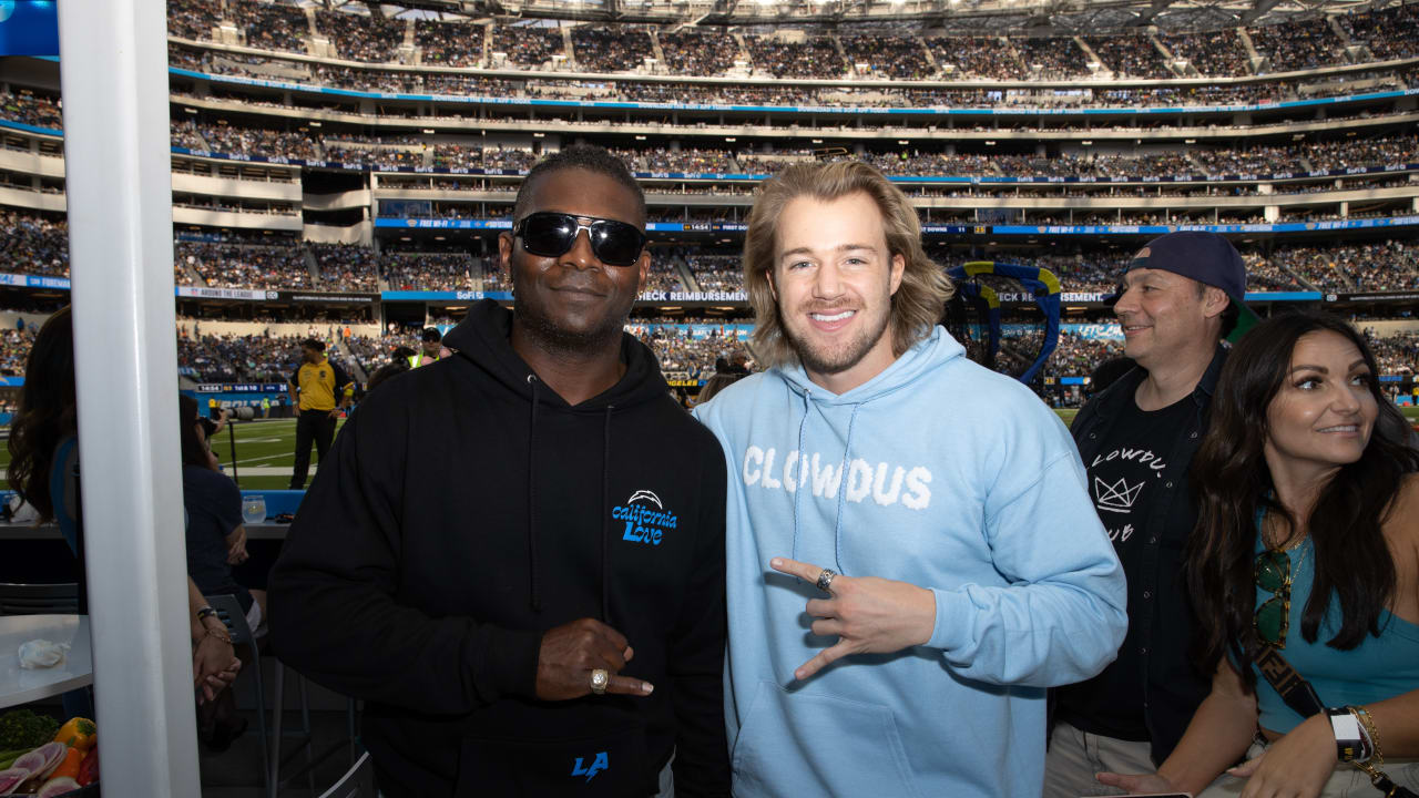 Bella Rasmussen, Lance Bass & More Show Up for Bolts vs Seahawks