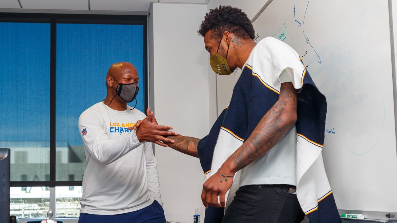 Behind The Scenes of Michael Davis Re-Signing With the Chargers