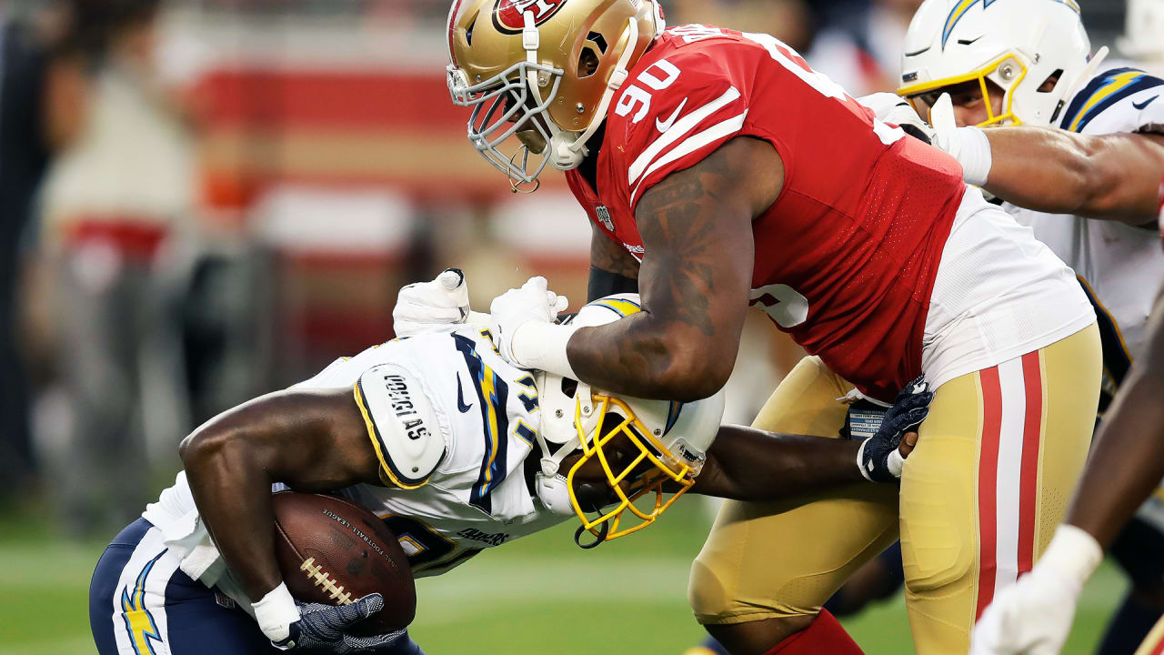 Derrick Gore Sheds Multiple Defenders for 11-Yard Rush