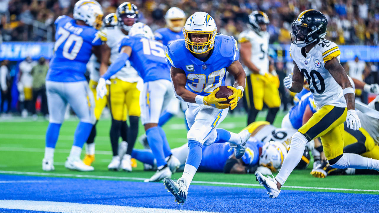 Frame-by-Frame: Ekeler's 4th SNF Touchdown