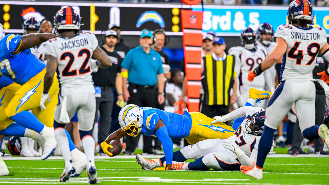 Highlights: Everett's One-Handed Catch Has Magnetic Attraction to Football