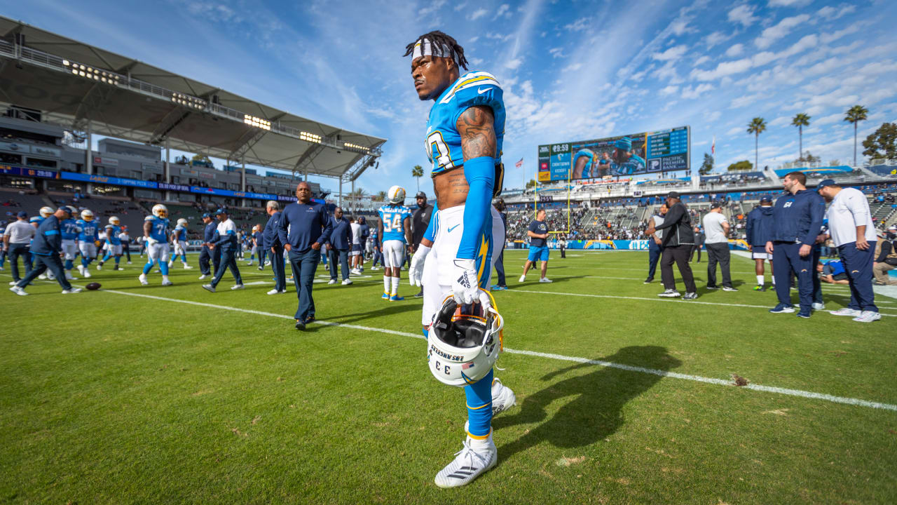Top Photos: Chargers Battle Raiders in Week 16