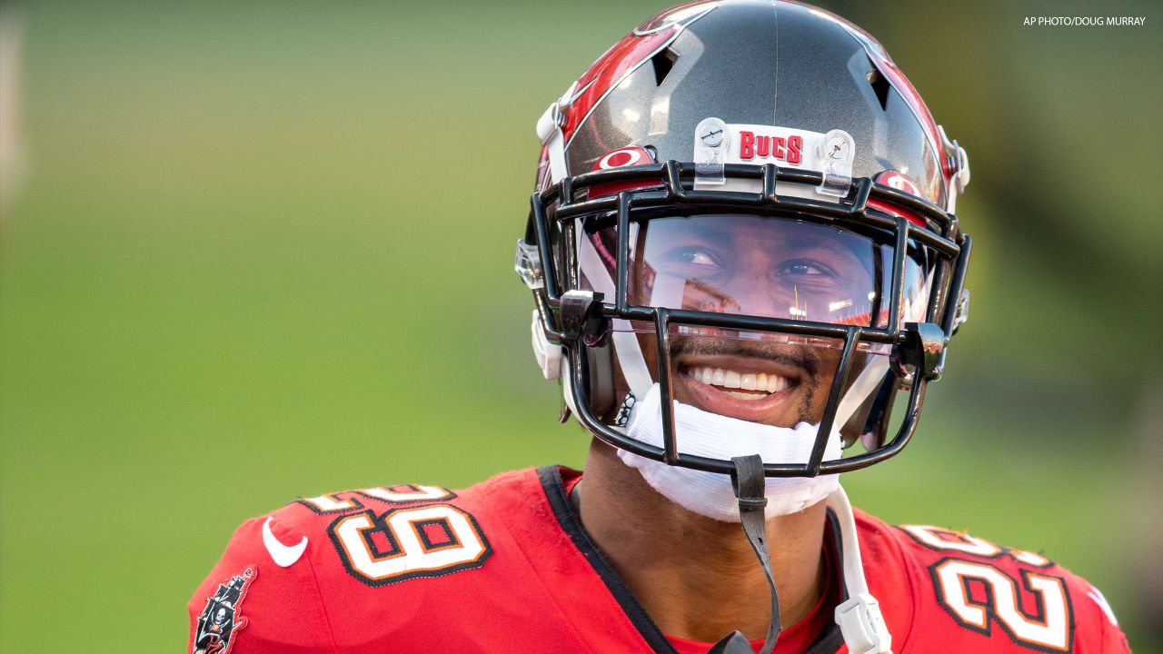 Bolts Boost Special Teams With Former Bucs CB Ryan Smith