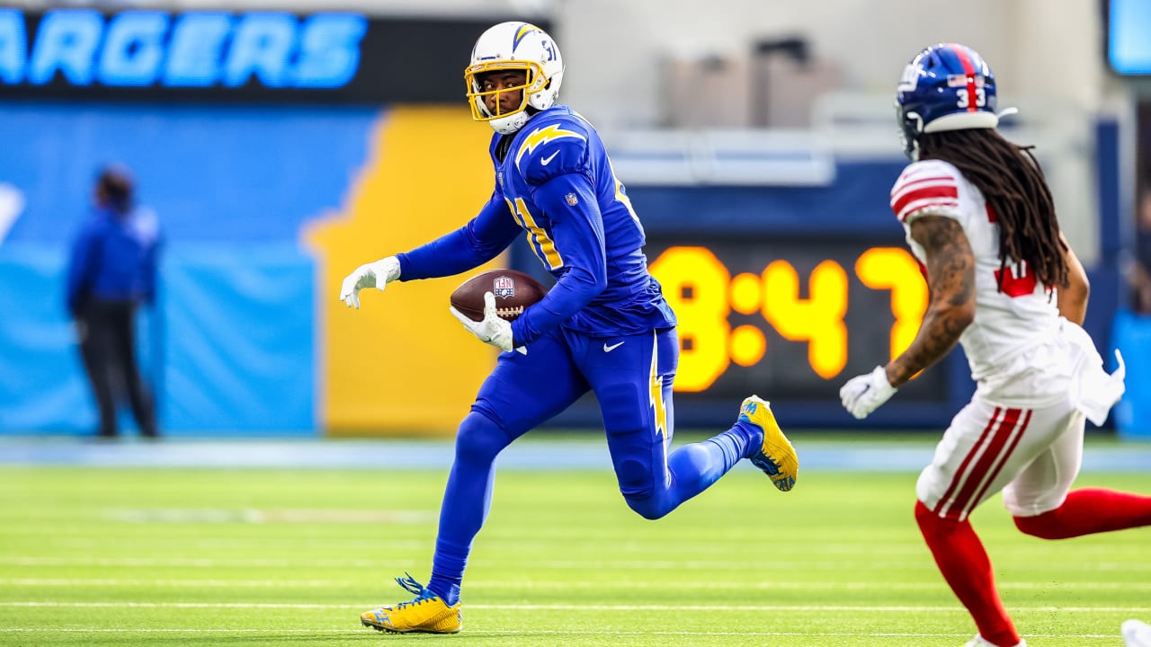 Game Highlights: WR Mike Williams Races Over the Middle for 25 Yards