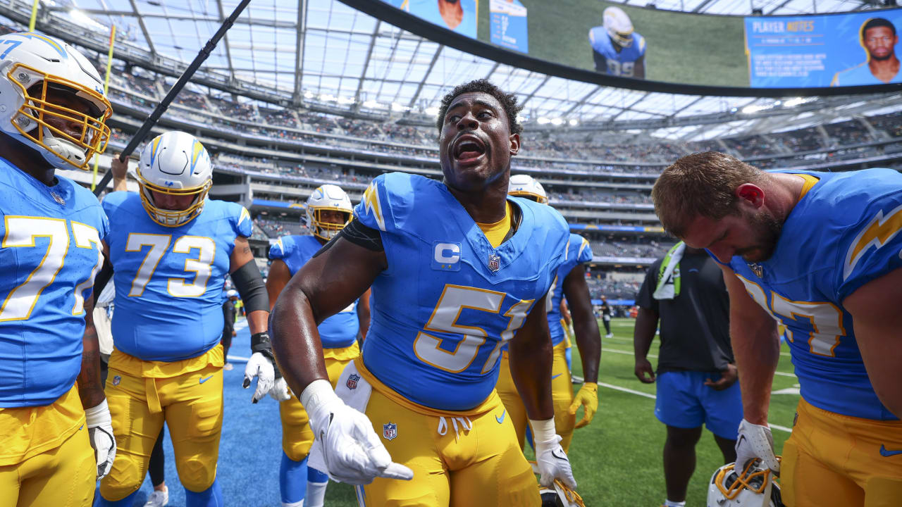 Photos: Dolphins vs Chargers Pregame