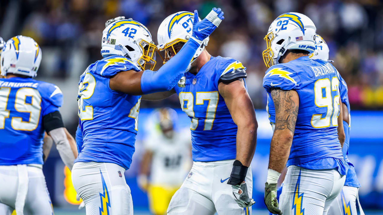 Photos: Steelers vs. Chargers In-Game