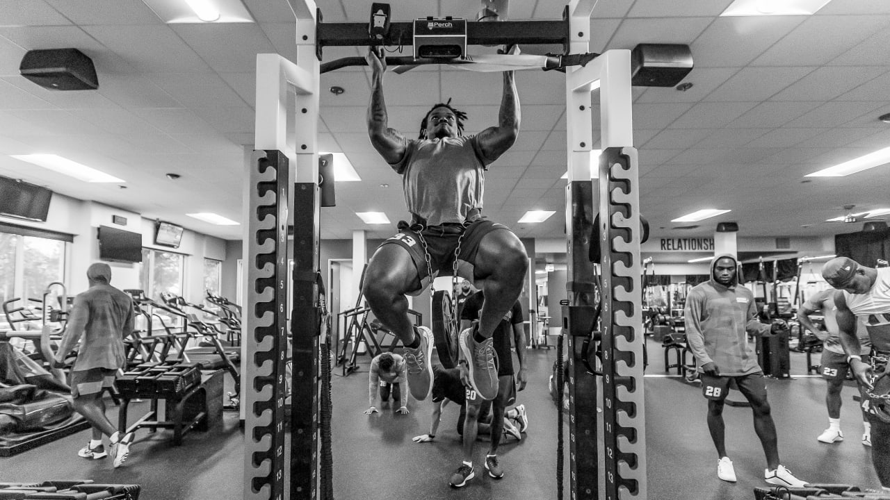 Highlights: Chargers in the Weight Room