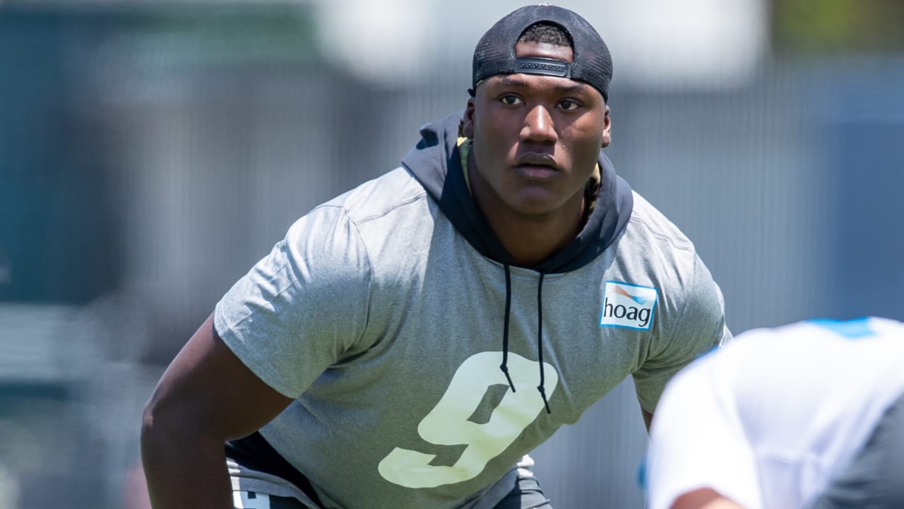 How is Chargers Linebacker Kenneth Murray "Getting Back to Roots" in 2021?