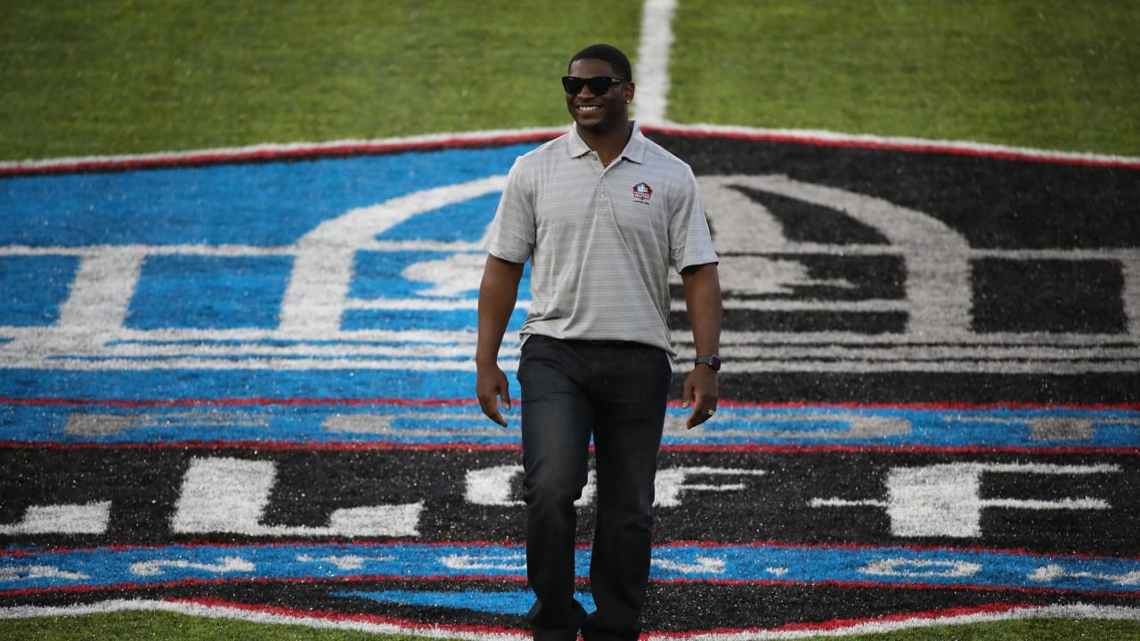 NFL's Elite Congratulate LaDainian Tomlinson