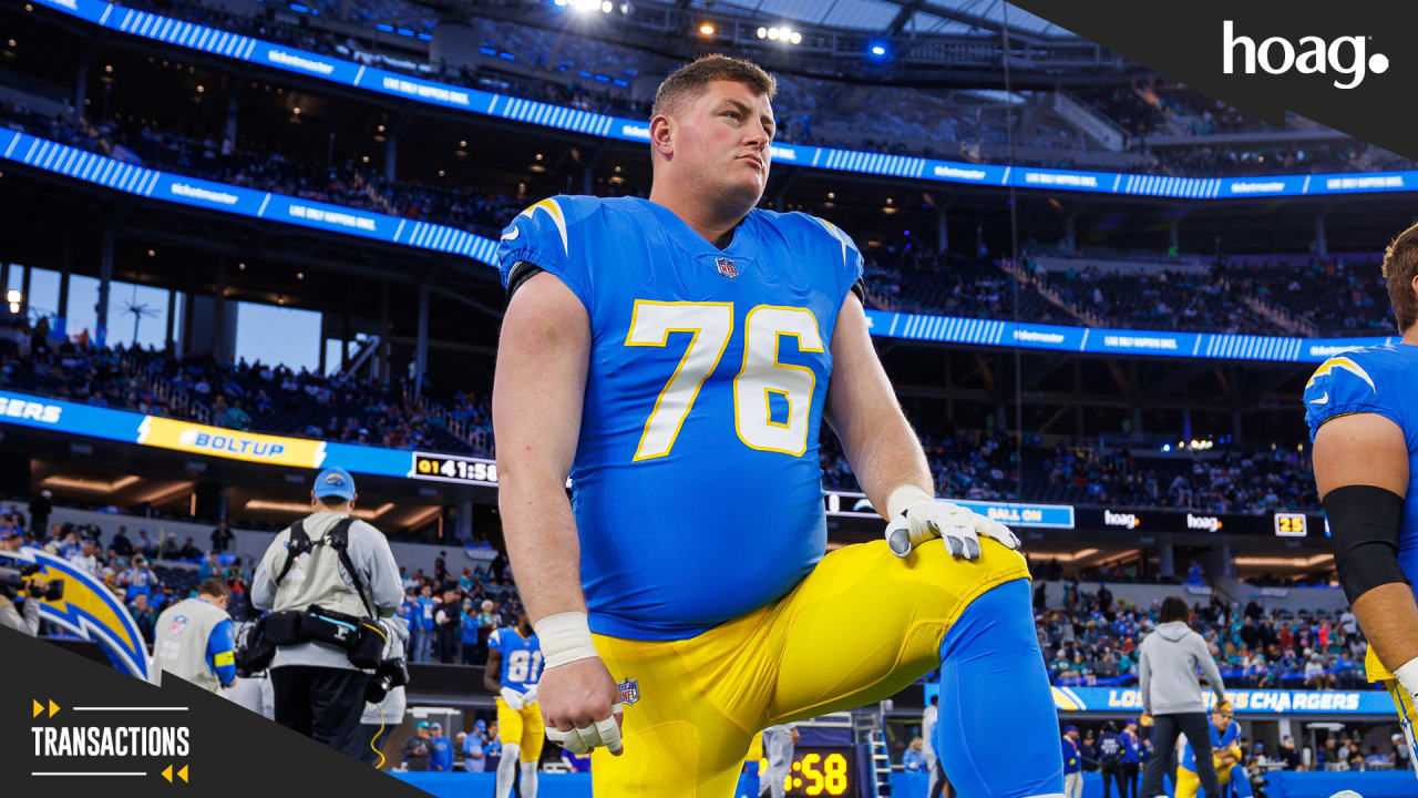 Los Angeles Chargers Re-Sign Will Clapp