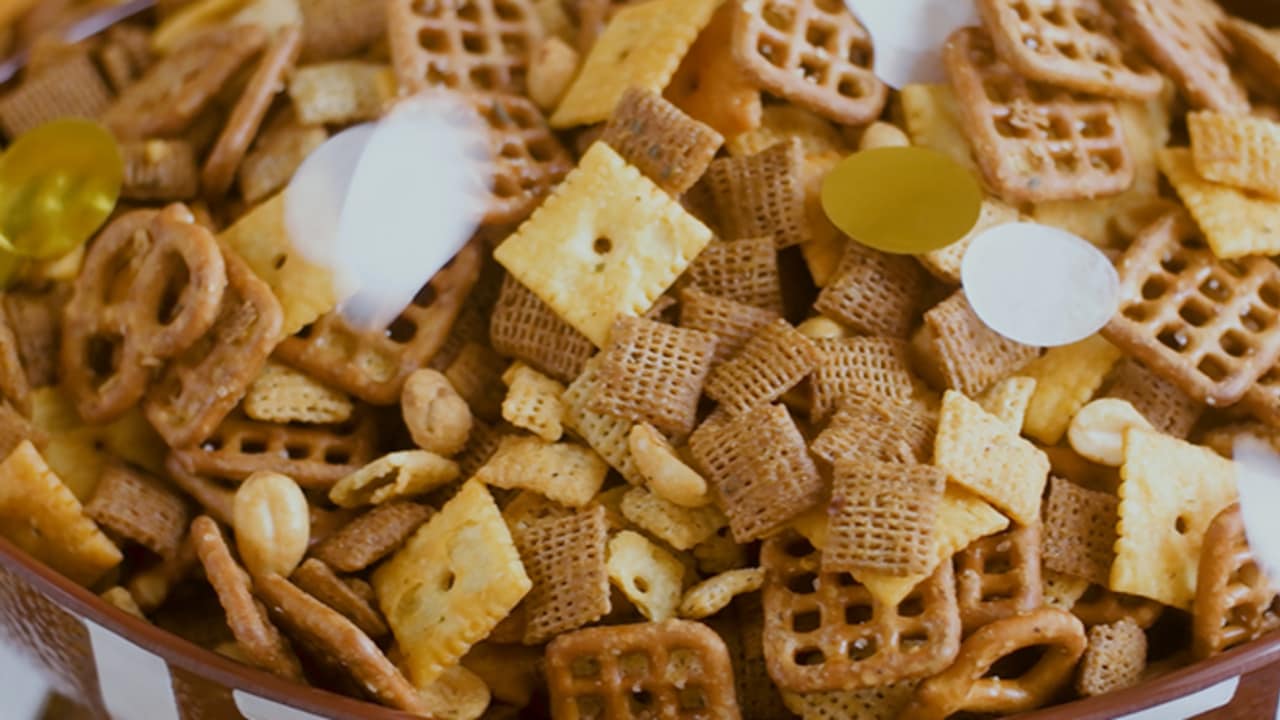 Tailgate Recipe: Gameday Snack Mix