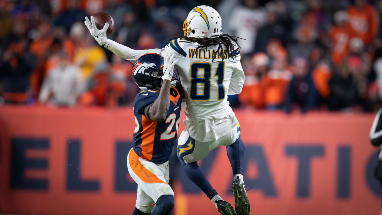 Top Photos: Bolts at Mile High