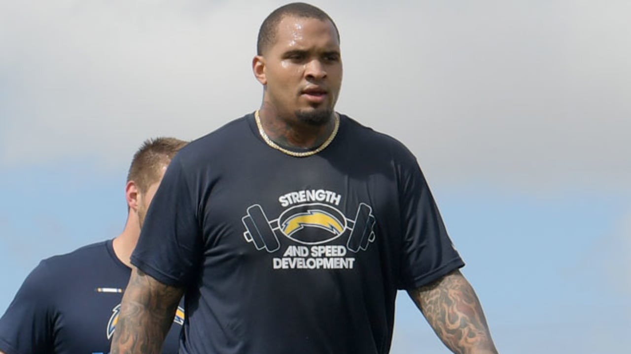How Mike Pouncey Made a Unique First Impression on Philip Rivers