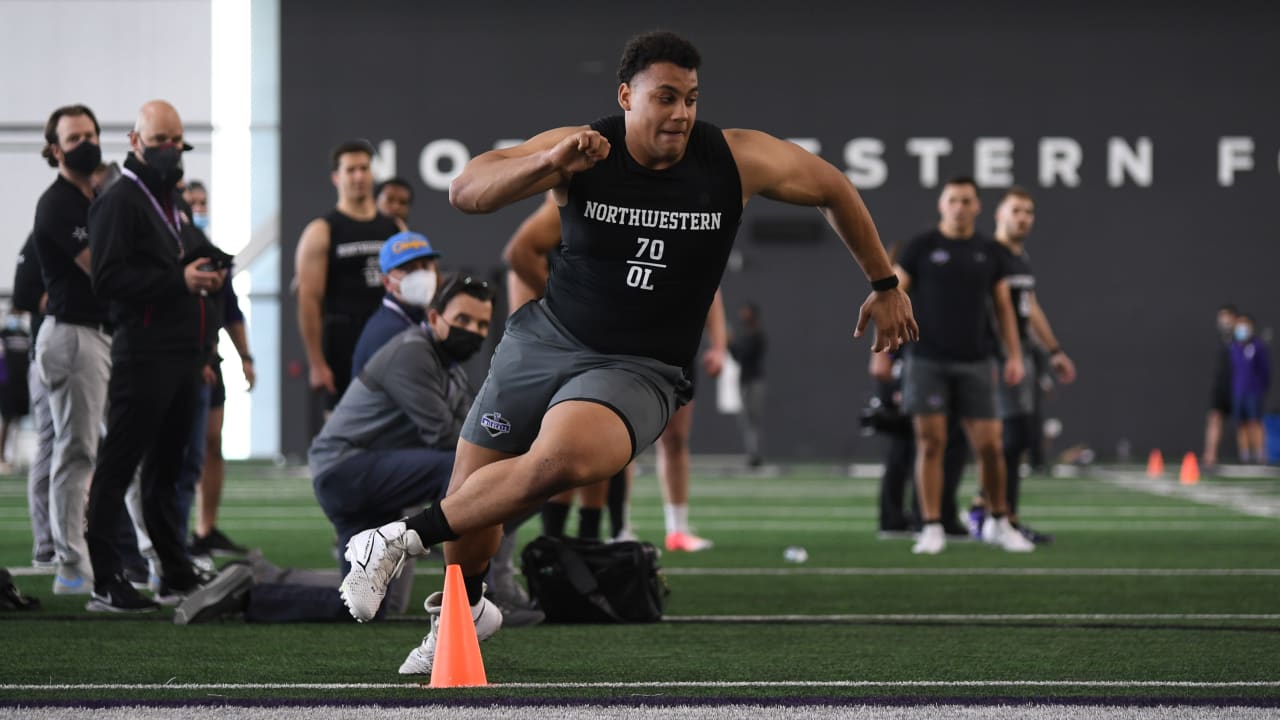 @Chargers: First Look of OT Northwestern Rashawn Slater in the Powder Blue