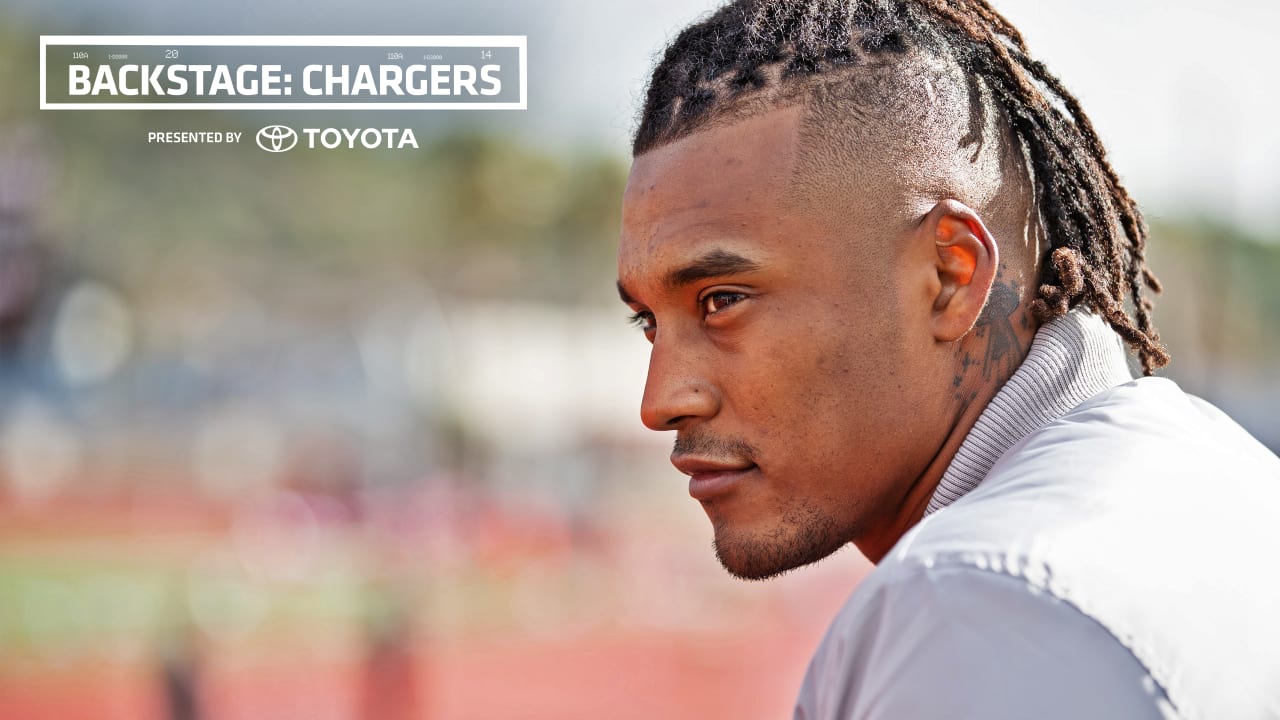 Michael Davis Visits His High School in Glendale