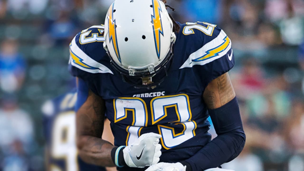 Dexter McCoil Jolts Bolts Defense with Pick-Six