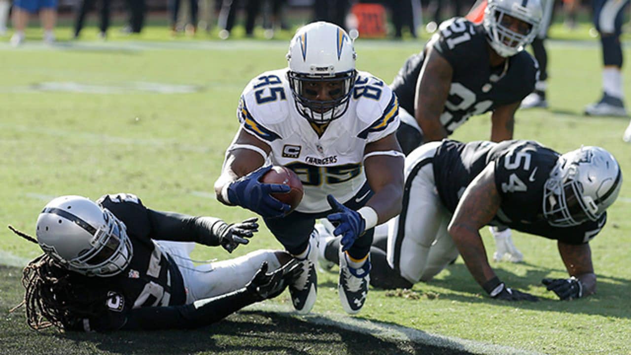 Rivers Hits Antonio Gates in the End Zone