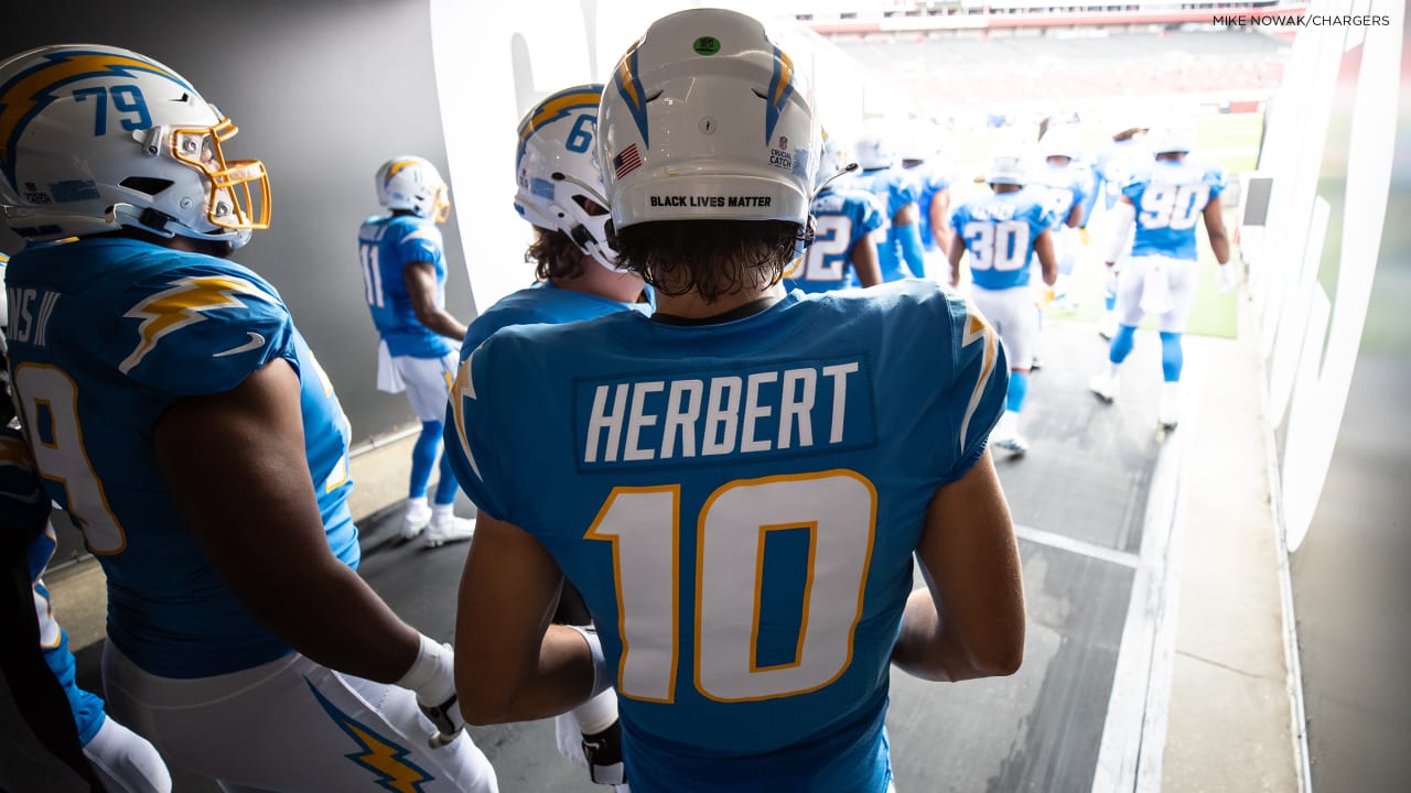 Chargers Quarterback Justin Herbert Steps Into Primetime on ‘Monday ...