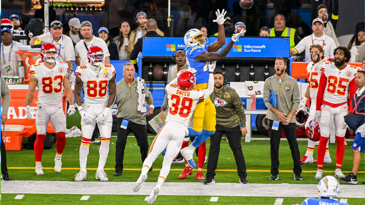 Can't-Miss Play: Mike Williams' Twirling Toe-Tap Catch Is a Sight To Behold