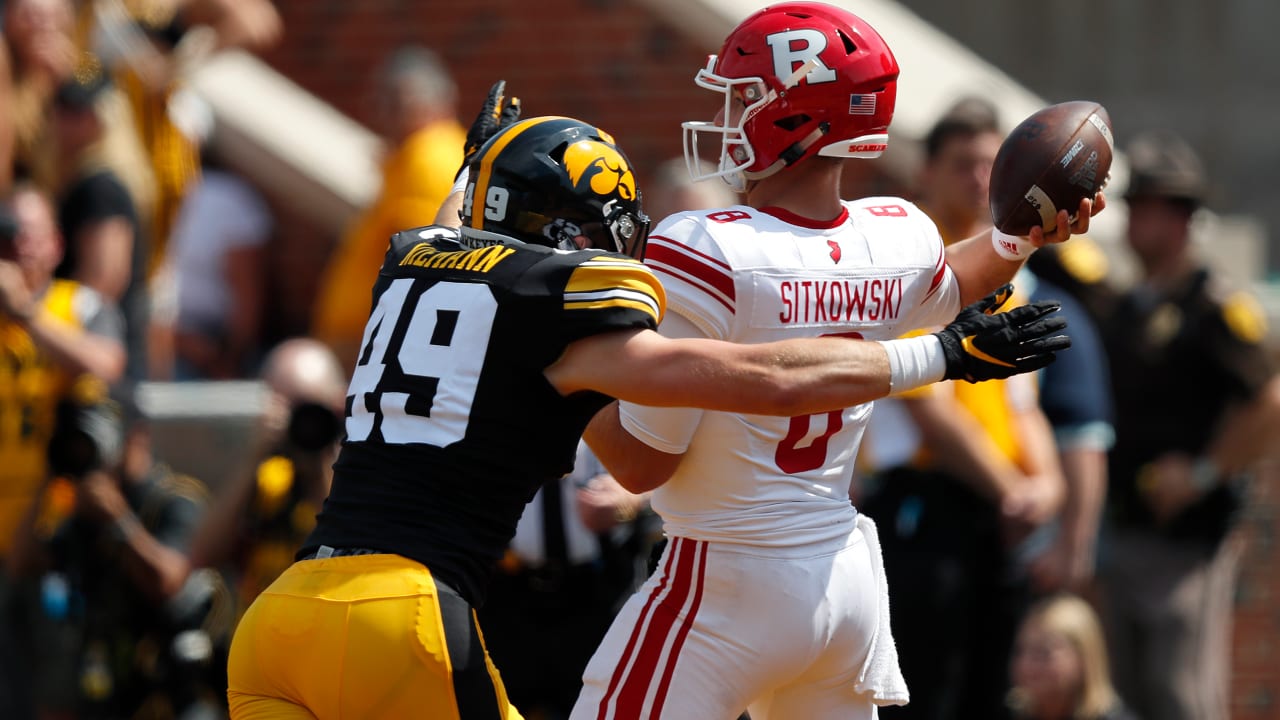 2021 NFL Draft: Follow Linebacker Nick Niemann on Social Media!