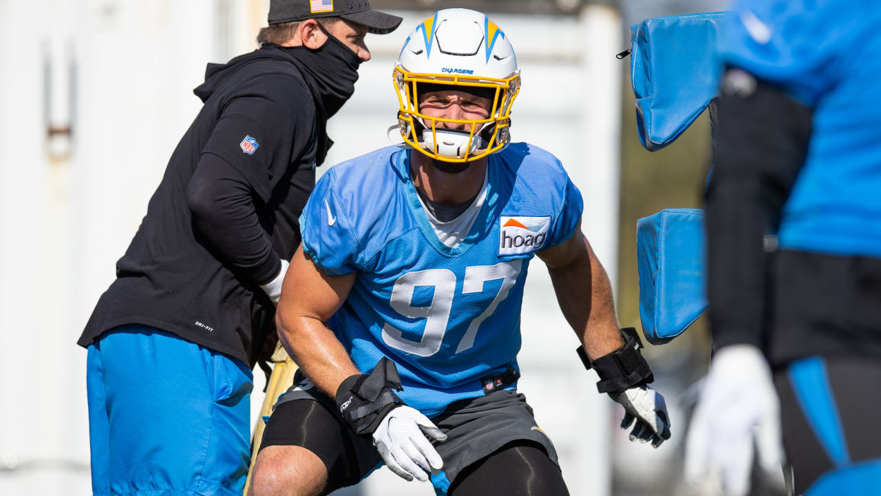 Photos: Chargers Begin Jets Prep