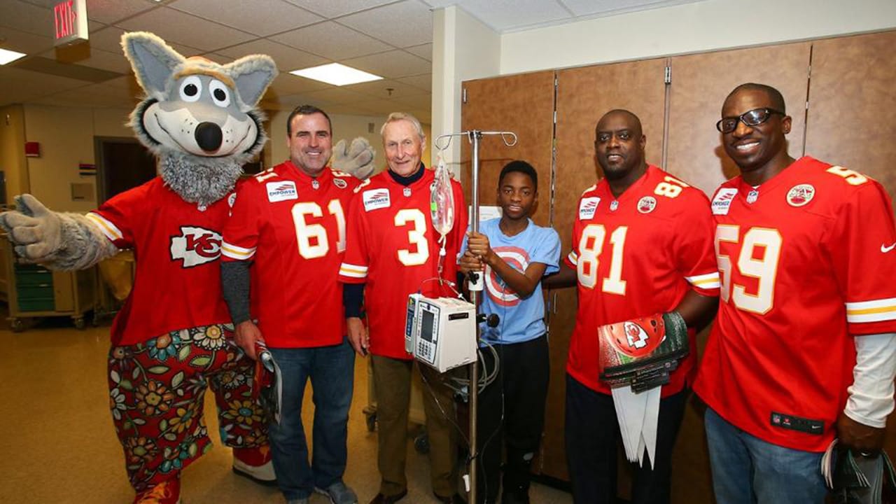 Chiefs Ambassadors Visit Patients at The University of Kansas Health System