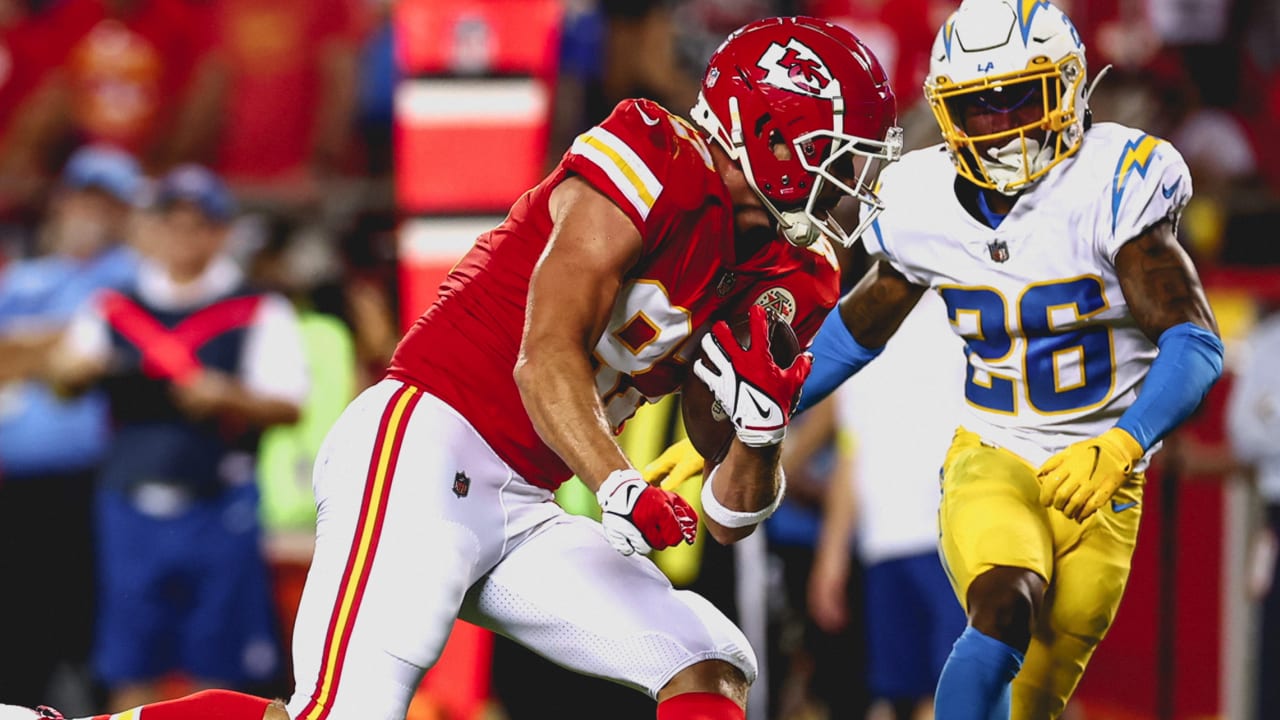 Patrick Mahomes Takes Advantage of free Play, Hits Travis Kelce for 19 ...