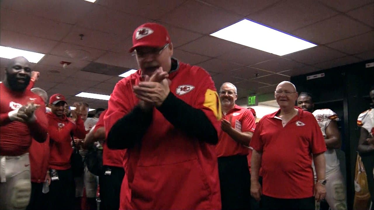 Chiefs Celebrate 34-20 win in Oakland