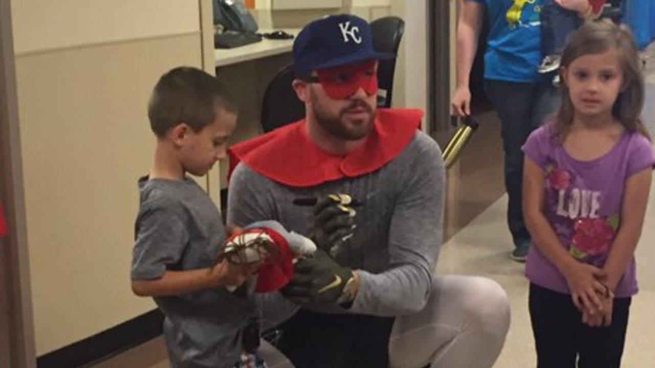 TWEET: Who Is This Masked Man?