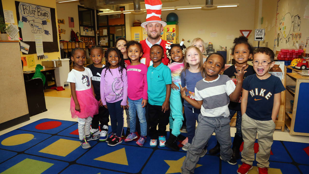 Dustin Colquitt Joins Chiefs' Celebration of Read Across America Day