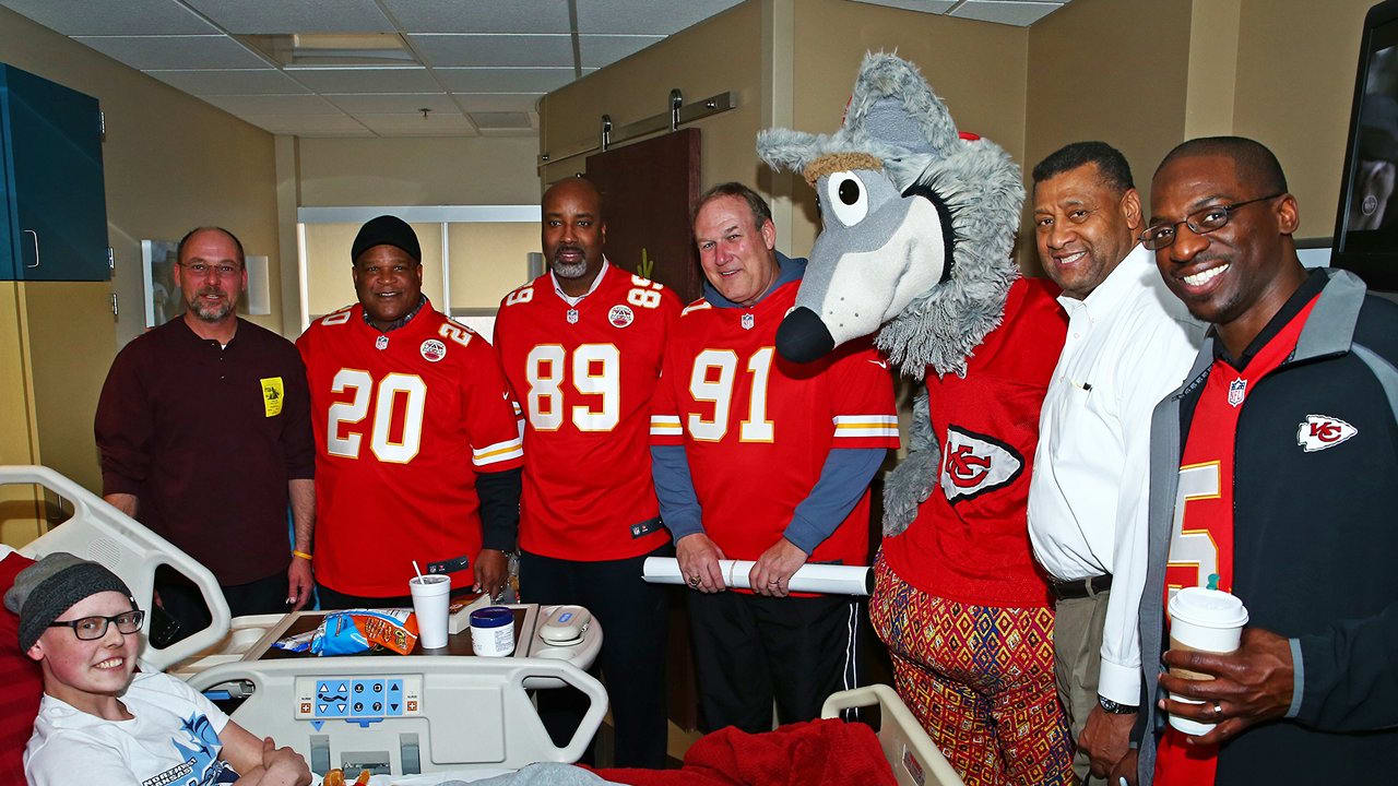 Photo Gallery: Chiefs Ambassadors visit University Of Kansas Hospital